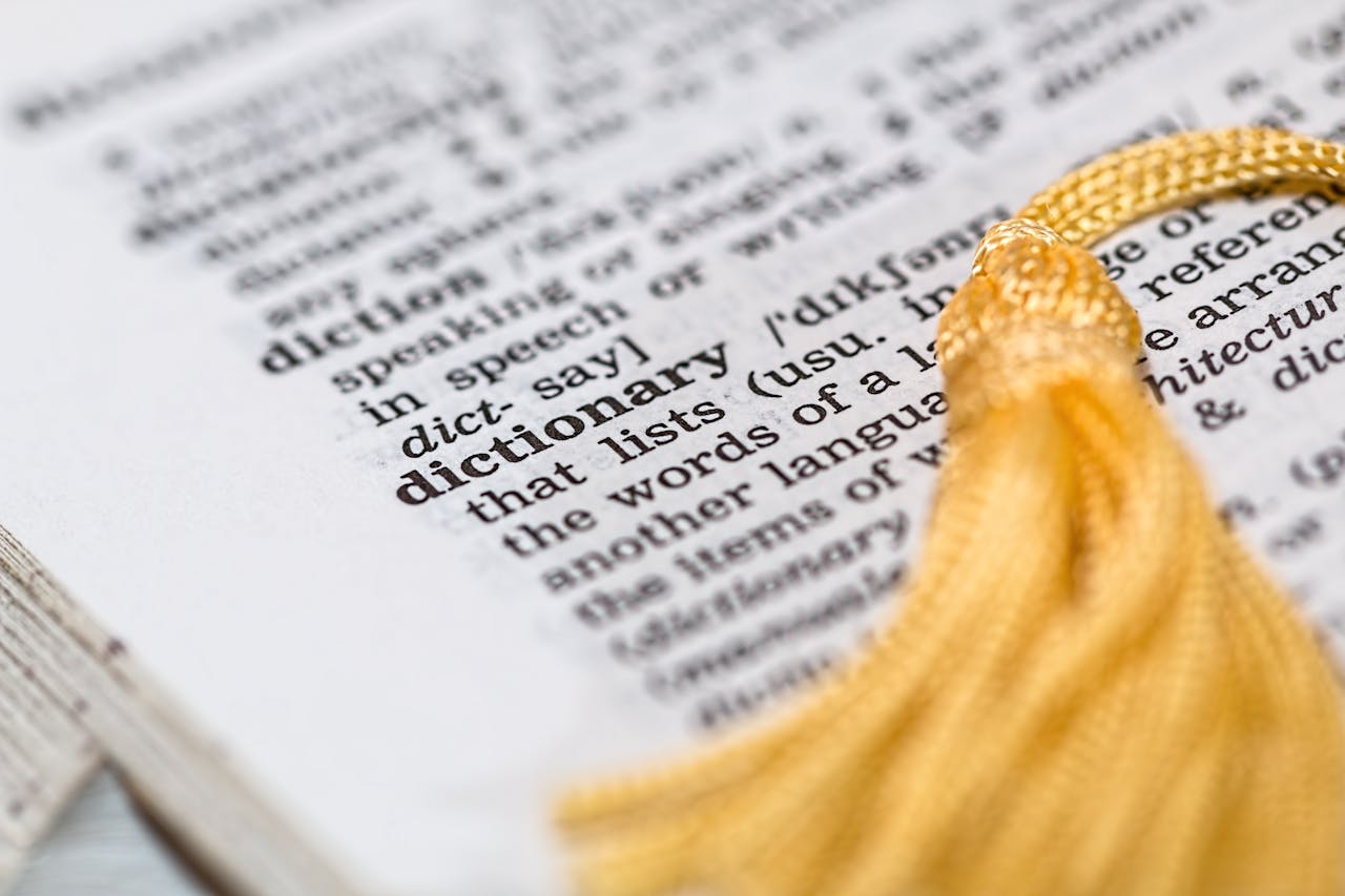 8 Ways of Practicing English Outside the Classroom